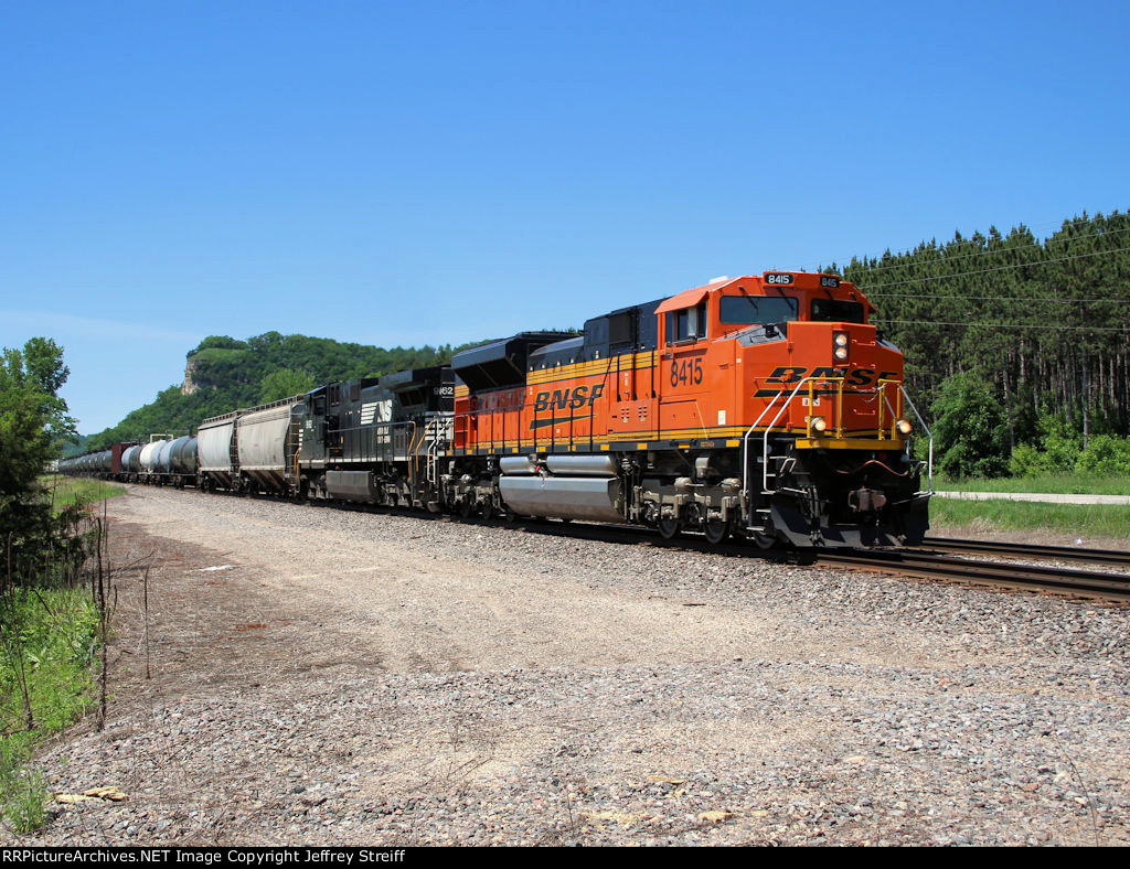 BNSF 8415